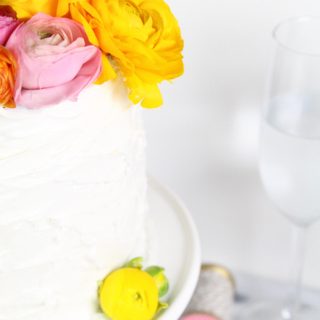 How To Make A DIY Fresh Flower Cake Topper - Sugar & Cloth DIY