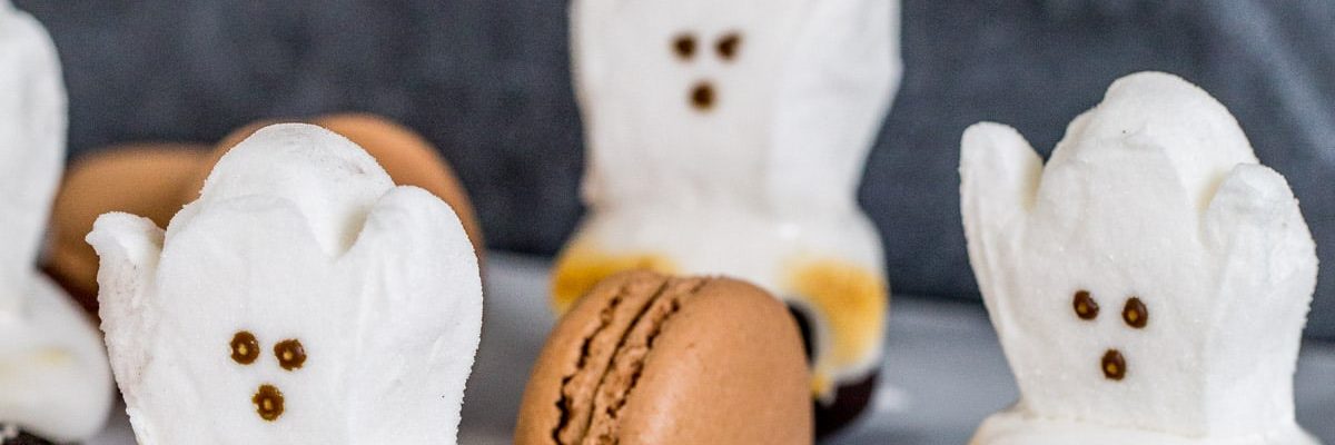 Easy Halloween Dessert: DIY Ghost Macarons — Sugar & Cloth