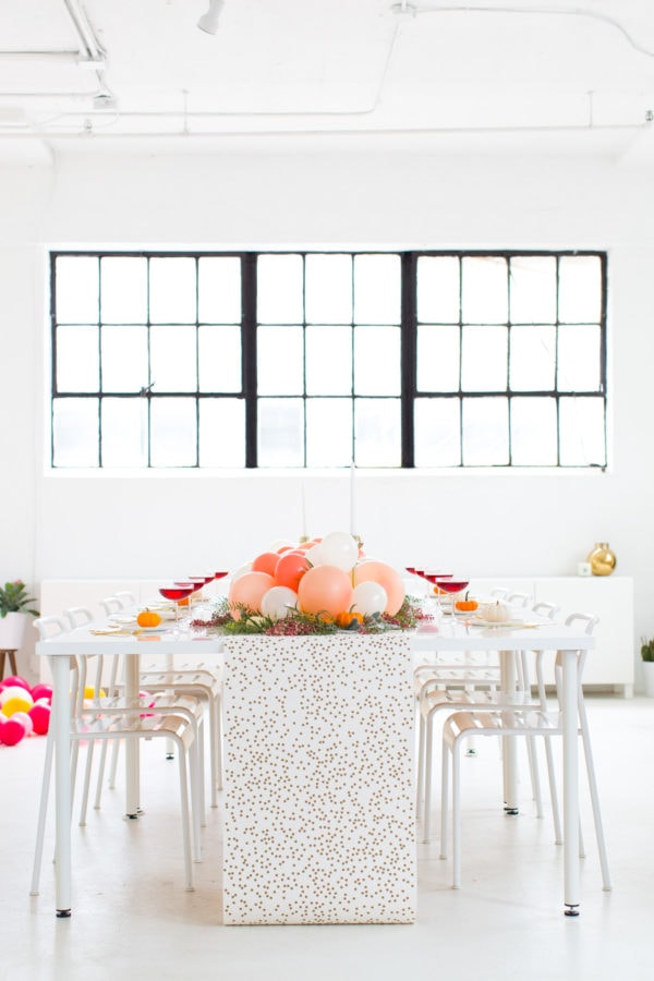DIY Balloon Table Centerpiece And Blackberry Blitz Recipe
