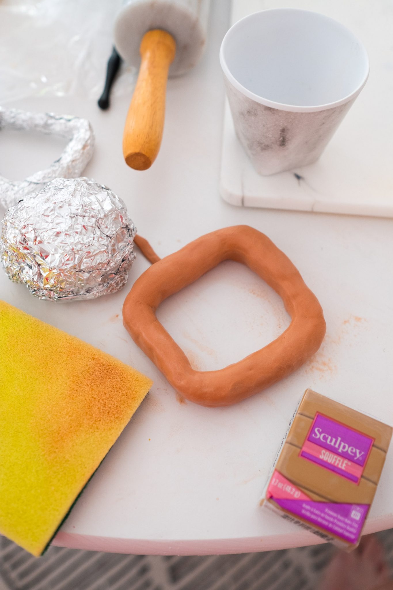 How To Make Easy Clay Sculptures For Decor Sugar Cloth how-to-make-easy-clay-sculptures-for-decor-sugar-cloth