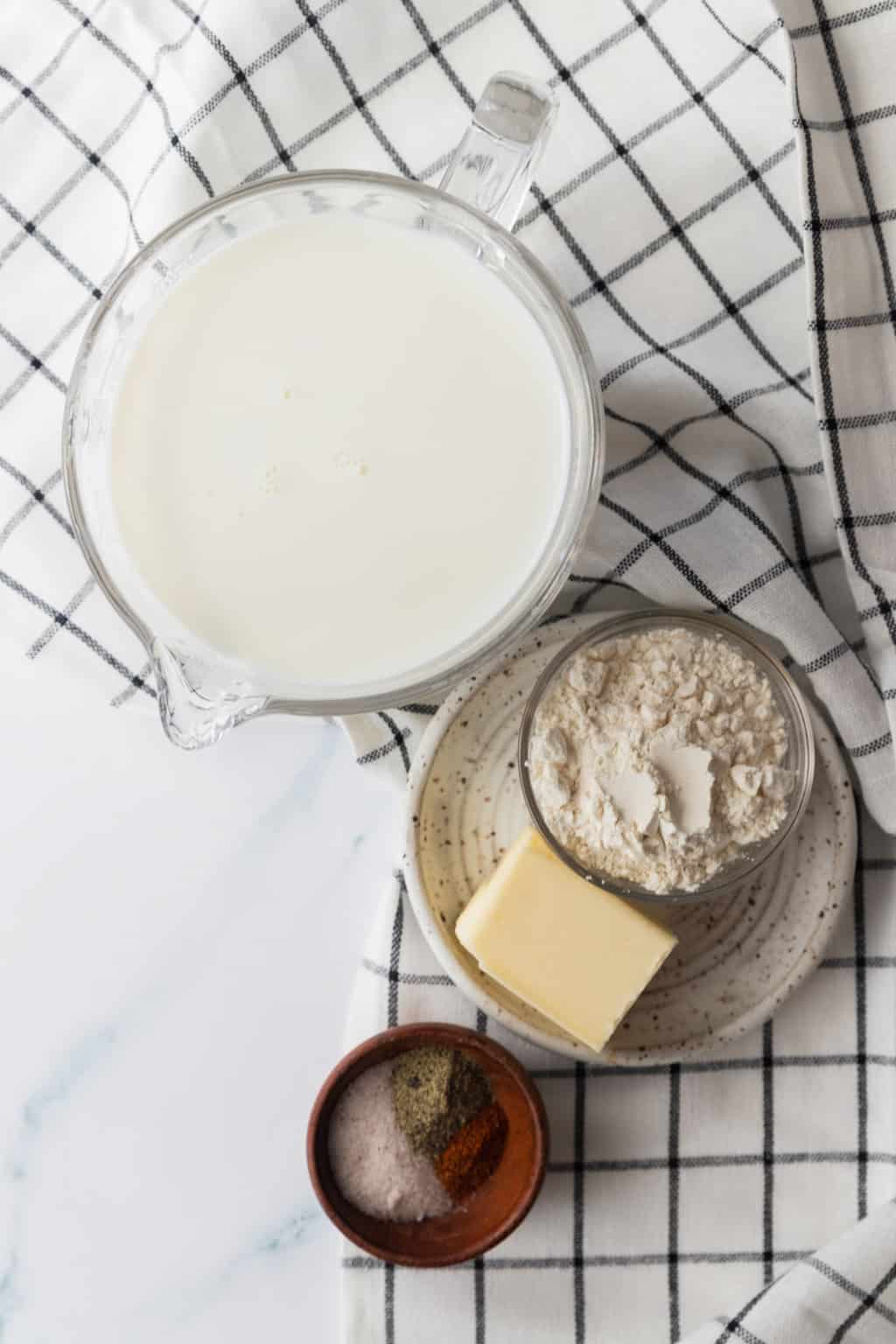 Classic White Country Gravy Recipe — Sugar & Cloth