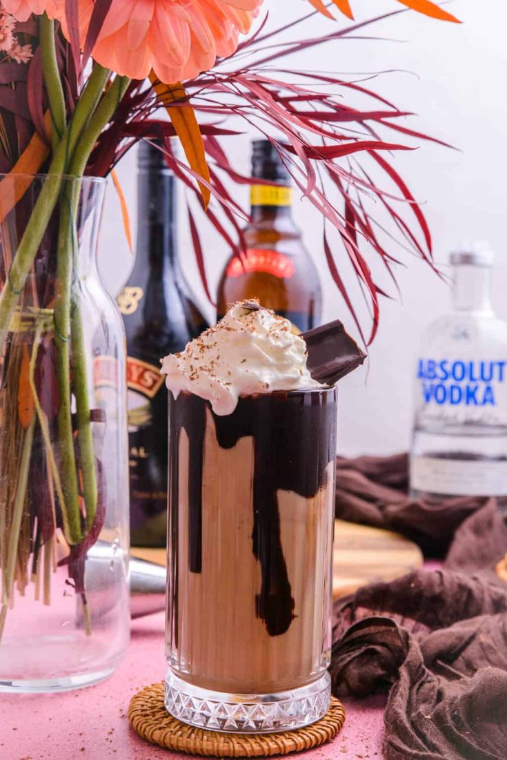 Best Classic Mudslide Cocktail Recipe — Sugar & Cloth